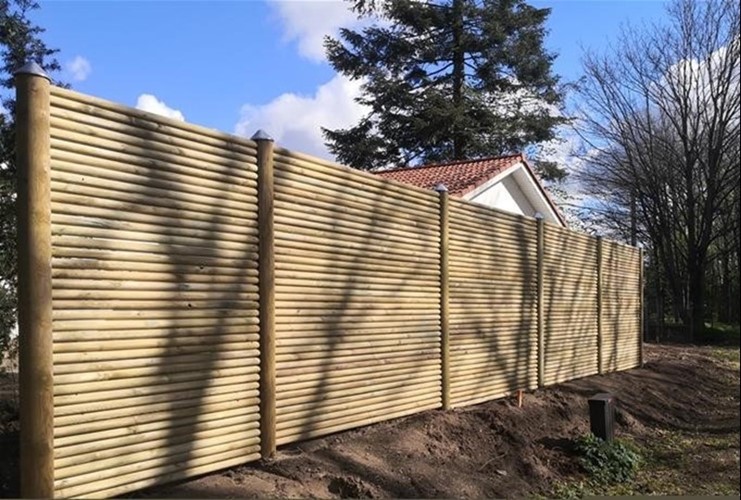 Raftehegn - flot havehegn i rafter af træ med og uden låge